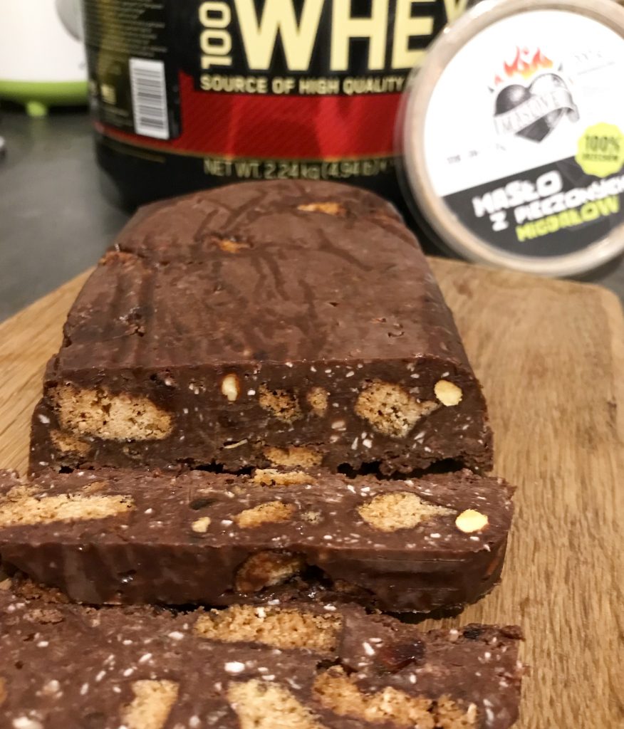 Proteinowy blok czekoladowy z ciasteczkami